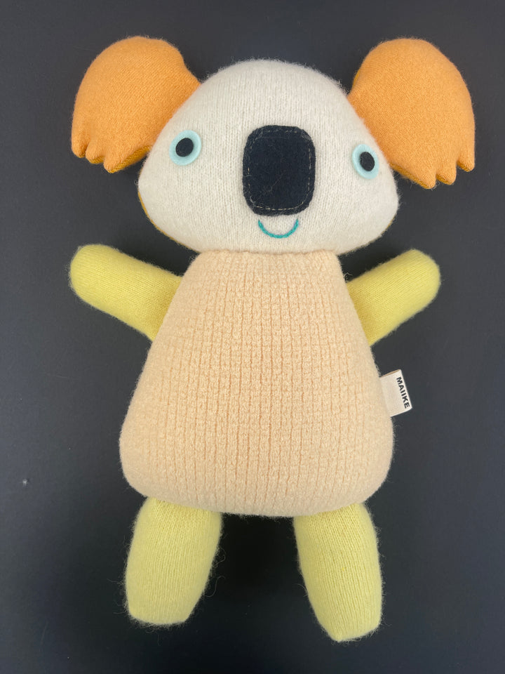 TOYS – M A I I K E